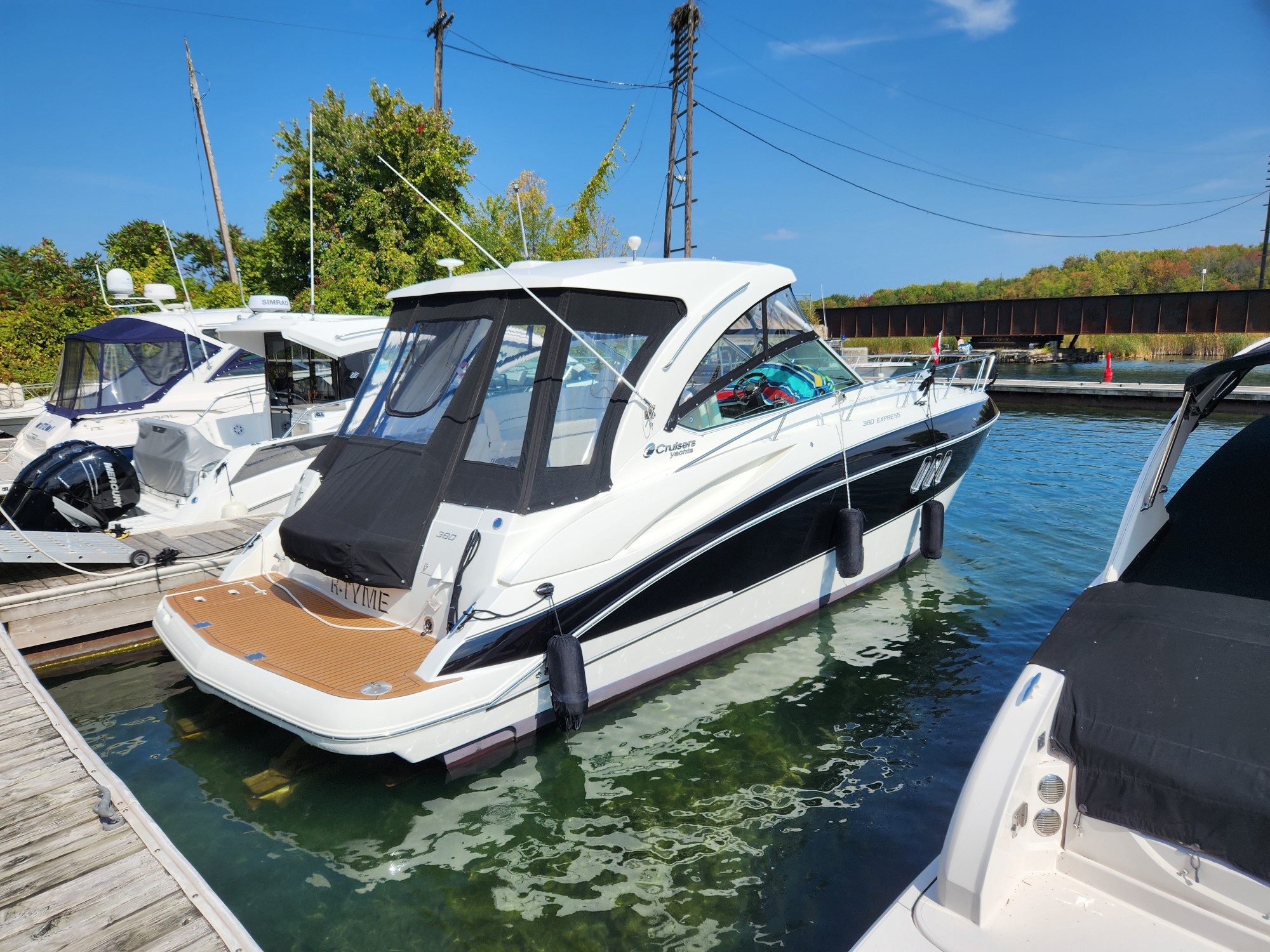 2012 Cruisers Yachts 380 Hardtop Express Used Express Cruiser Boat for ...