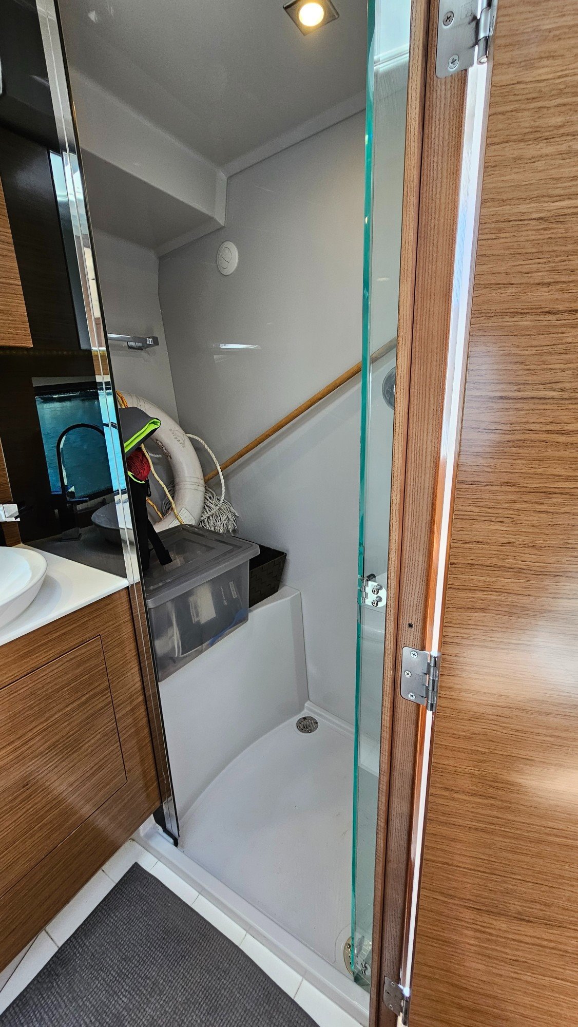 2017 Cruisers Yachts 390 Express Coupe Used Express Cruiser Boat for ...